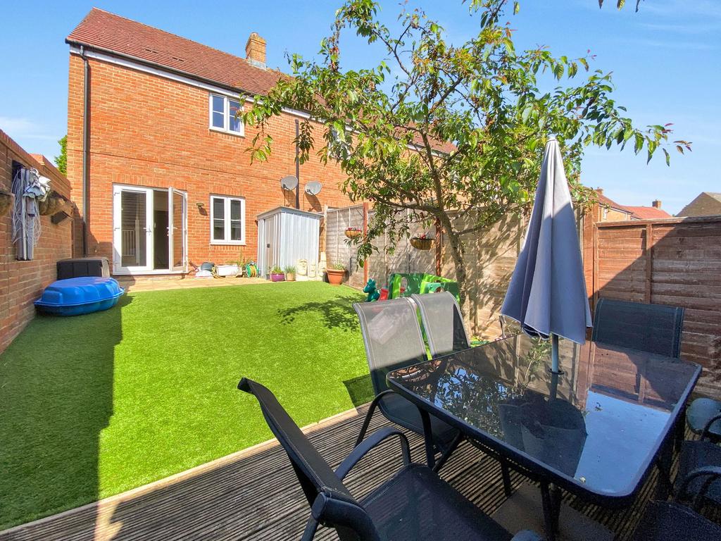 Finn Farm Road, Ashford TN25 2 bed end of terrace house for sale - £270,000