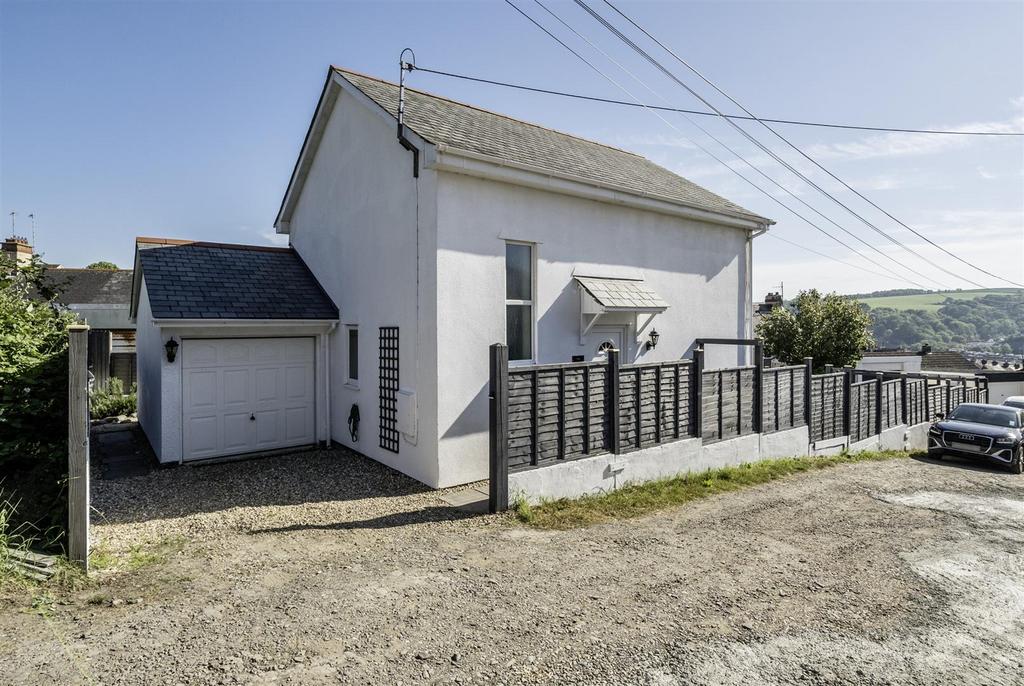 Grange Road, Bideford 3 bed detached house - £220,000