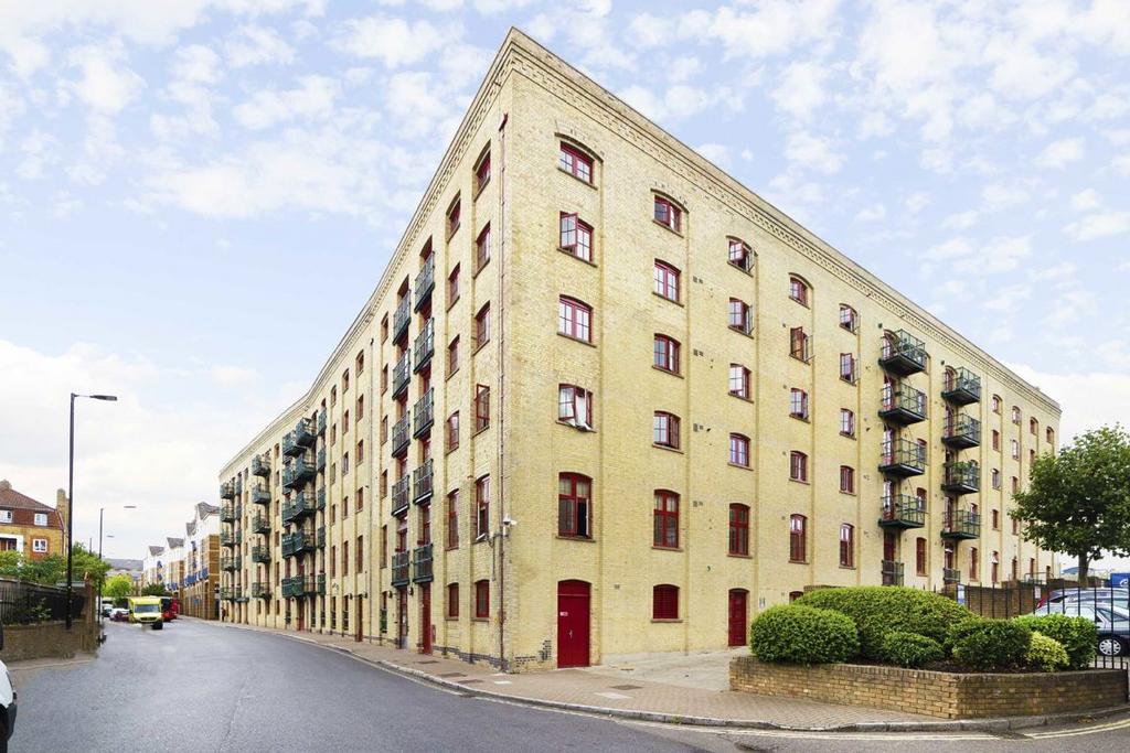 Rotherhithe Street, London SE16 1 bed flat - £1,850 pcm (£427 pw)