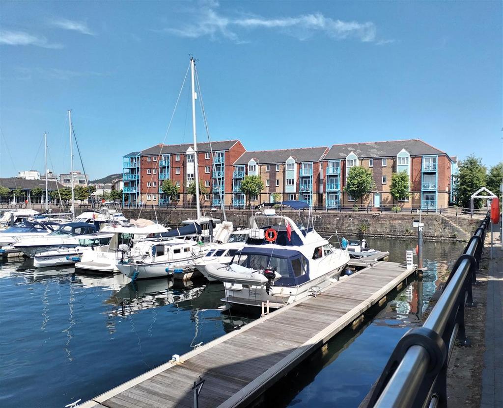 Abernethy Quay, Marina, Swansea 2 bed apartment for sale - £169,950