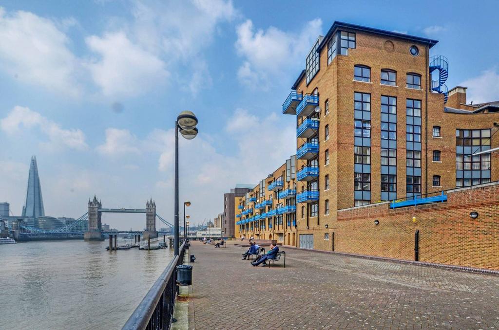 St Katharines Way, Wapping, London, E1W 1 bed flat for sale - £825,000