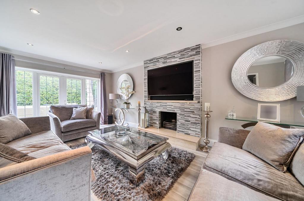 Mulroy Drive, Camberley GU15 5 bed house for sale - £1,000,000