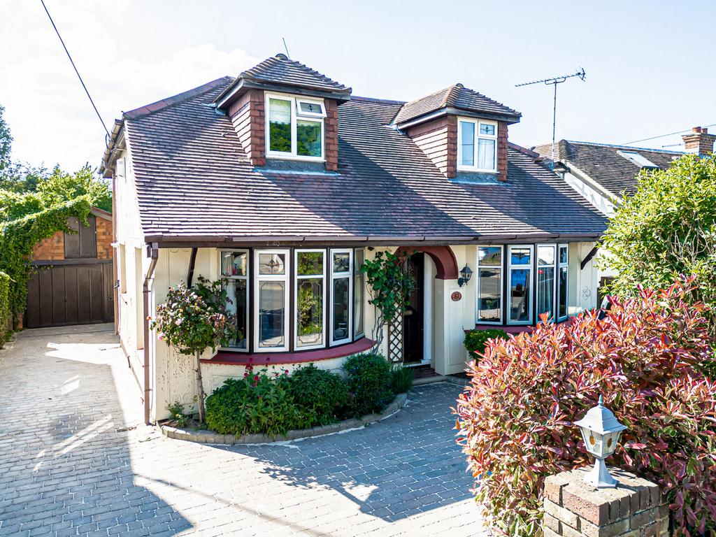 Spencer Road, Benfleet, SS7 4 bed detached house for sale - £600,000