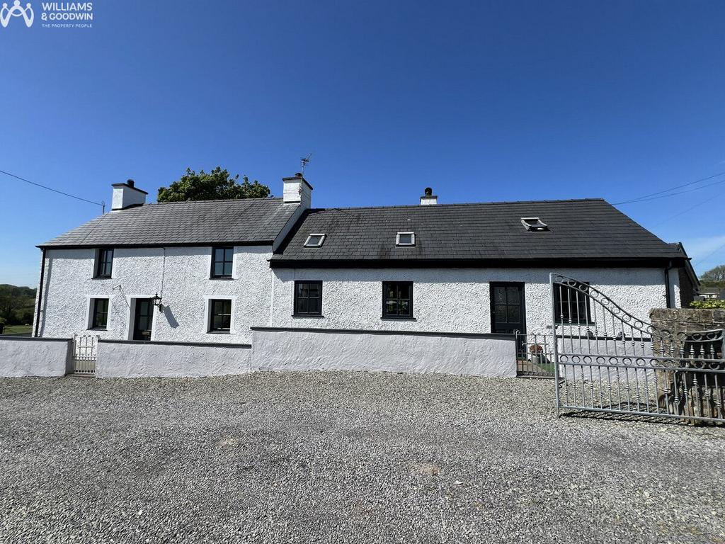 Talwrn, Llangefni, Anglesey, LL77 4 bed detached house for sale - £535,000
