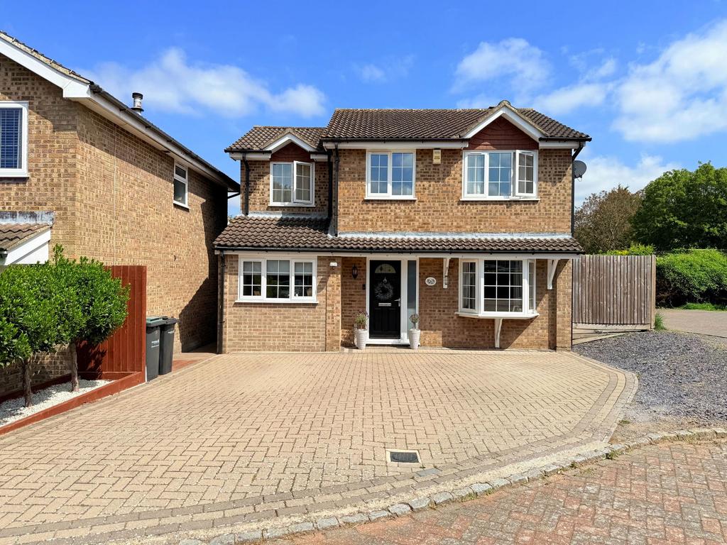The Pippins, Gravesend DA13 4 bed detached house - £635,000