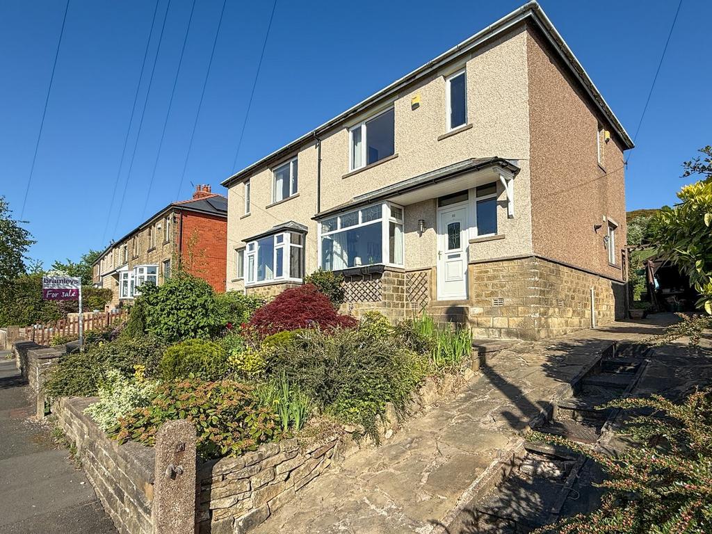 Hall Bower Lane, Huddersfield HD4 3 bed semi-detached house for sale ...