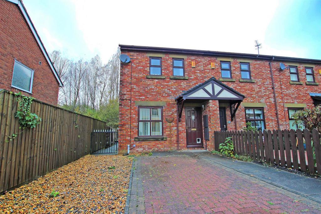 Lightbown Street Darwen BB3 0DY 2 bed townhouse - £750 pcm (£173 pw)