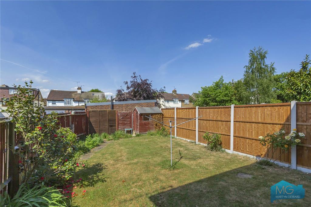 Manor Road, Barnet, EN5 2 bed maisonette - £375,000