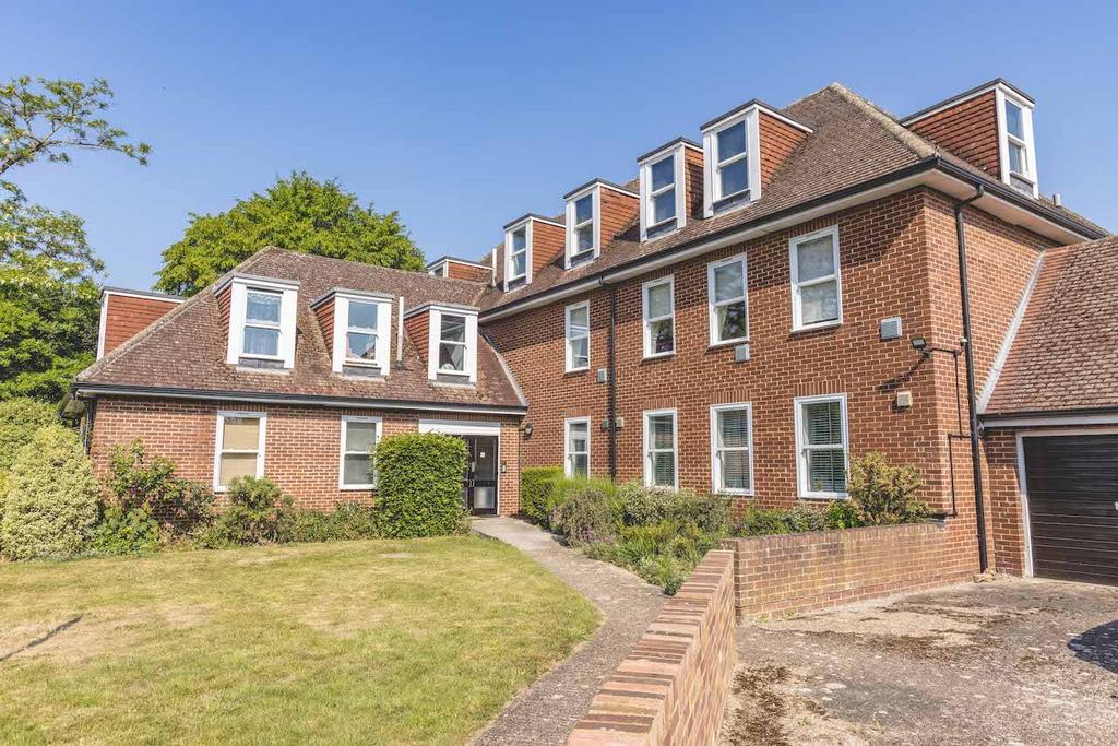 Horton Road, Datchet SL3 2 bed flat for sale - £300,000