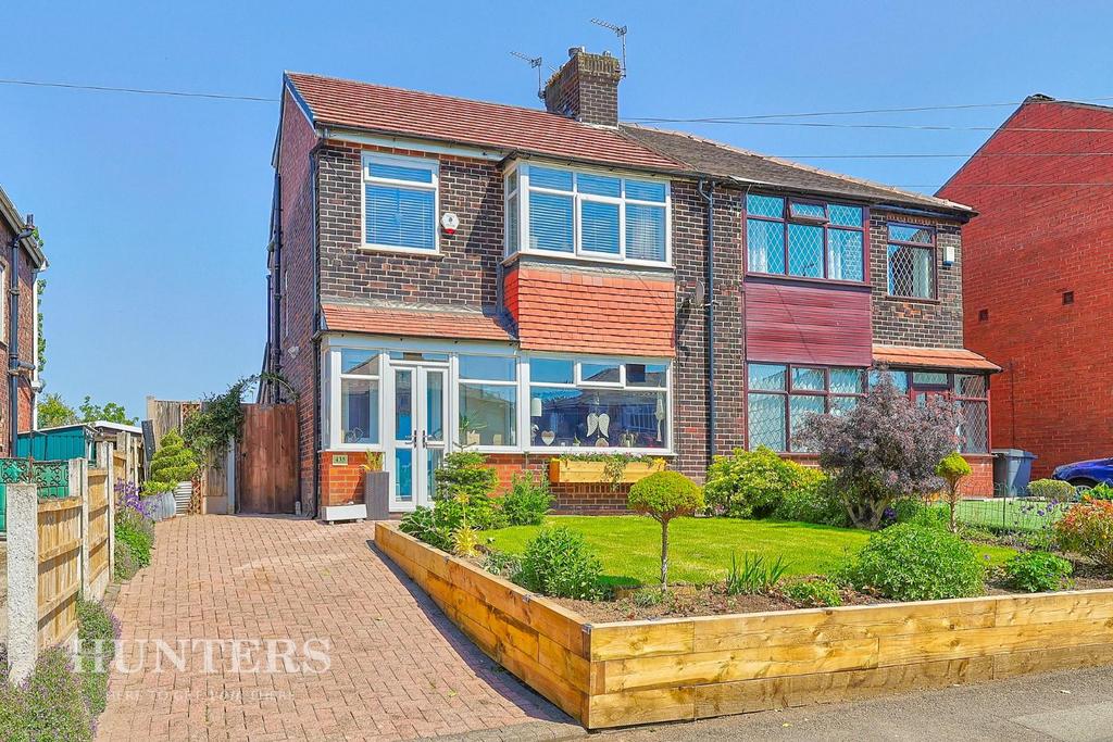 Foxdenton Lane, Chadderton, Oldham 3 bed semi-detached house for sale ...