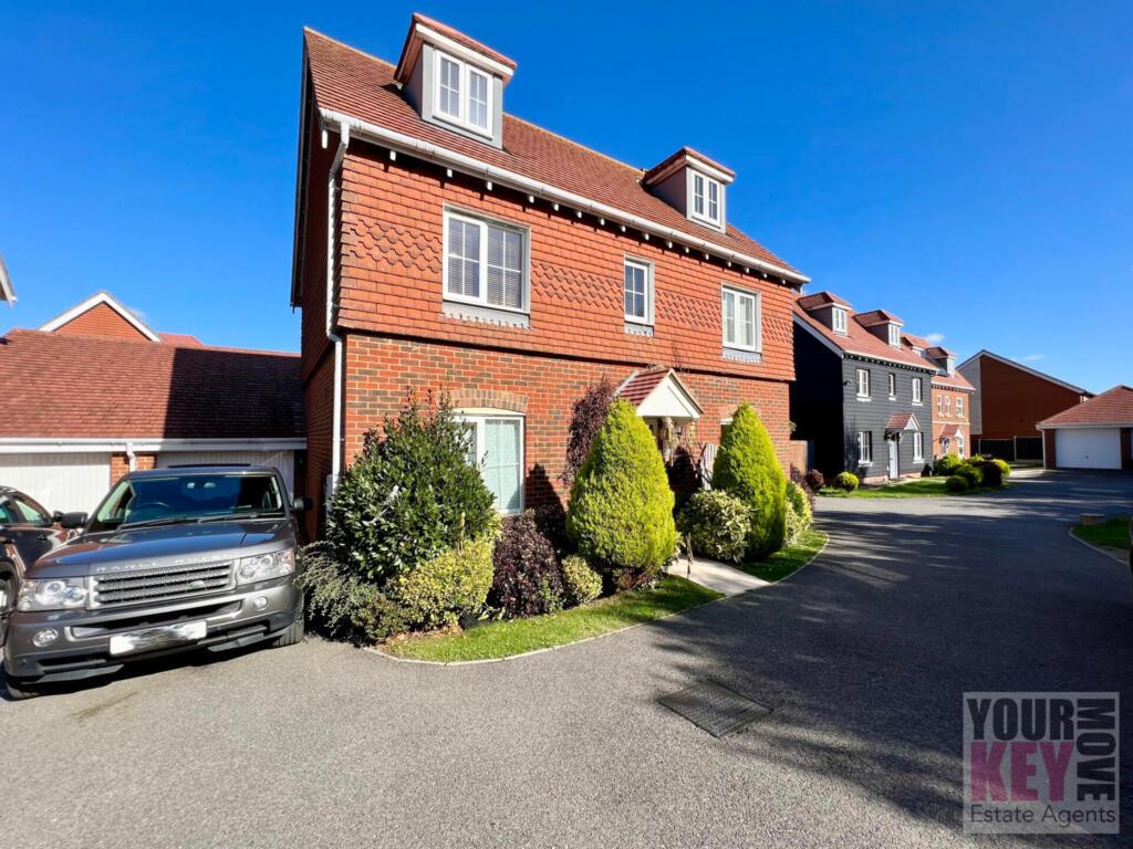 Lewis Road, Hawkinge, Folkestone... 6 bed detached house for sale - £ ...