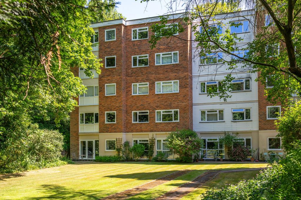 Wray Common Road, Reigate, RH2 2 bed apartment for sale - £325,000