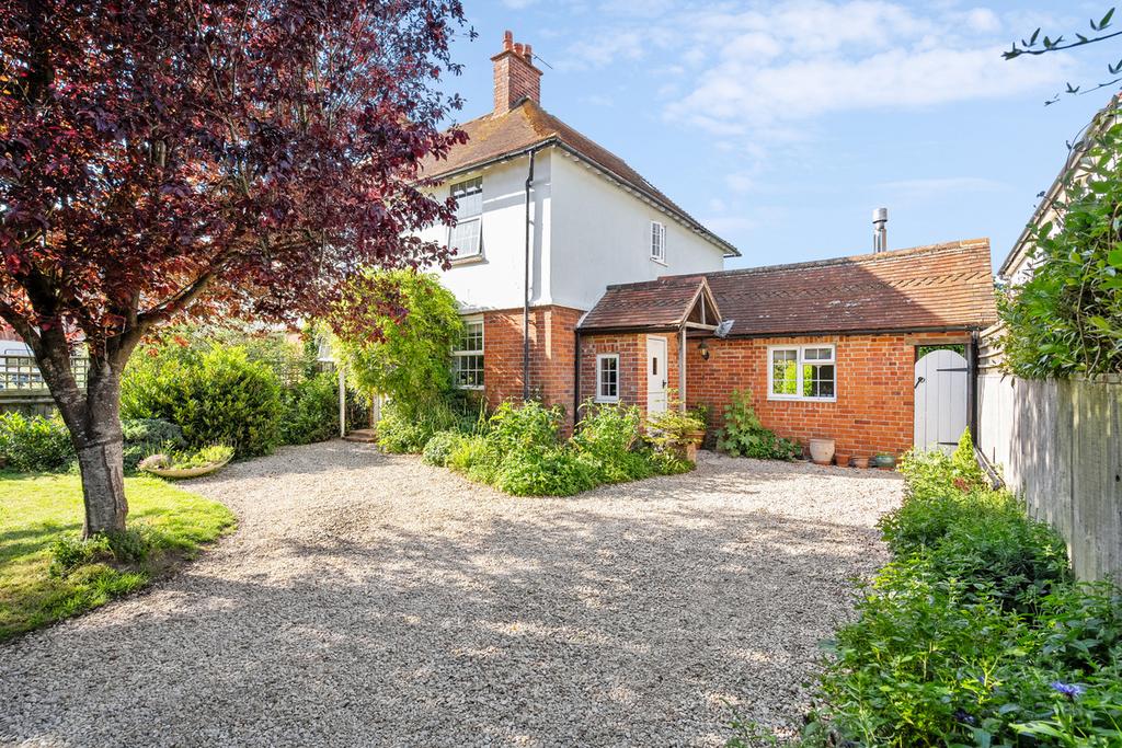 The Croft, Aston Tirrold, OX11 4 bed semi-detached house for sale - £ ...