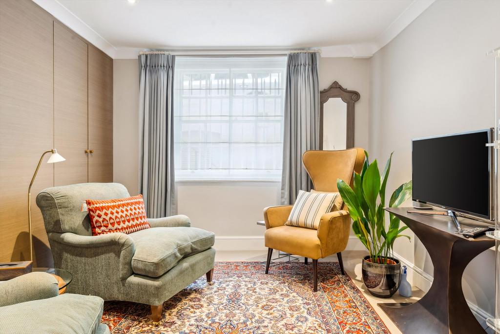 Elizabeth Street, Belgravia, SW1W 1 bed flat - £3,683 pcm (£850 pw)