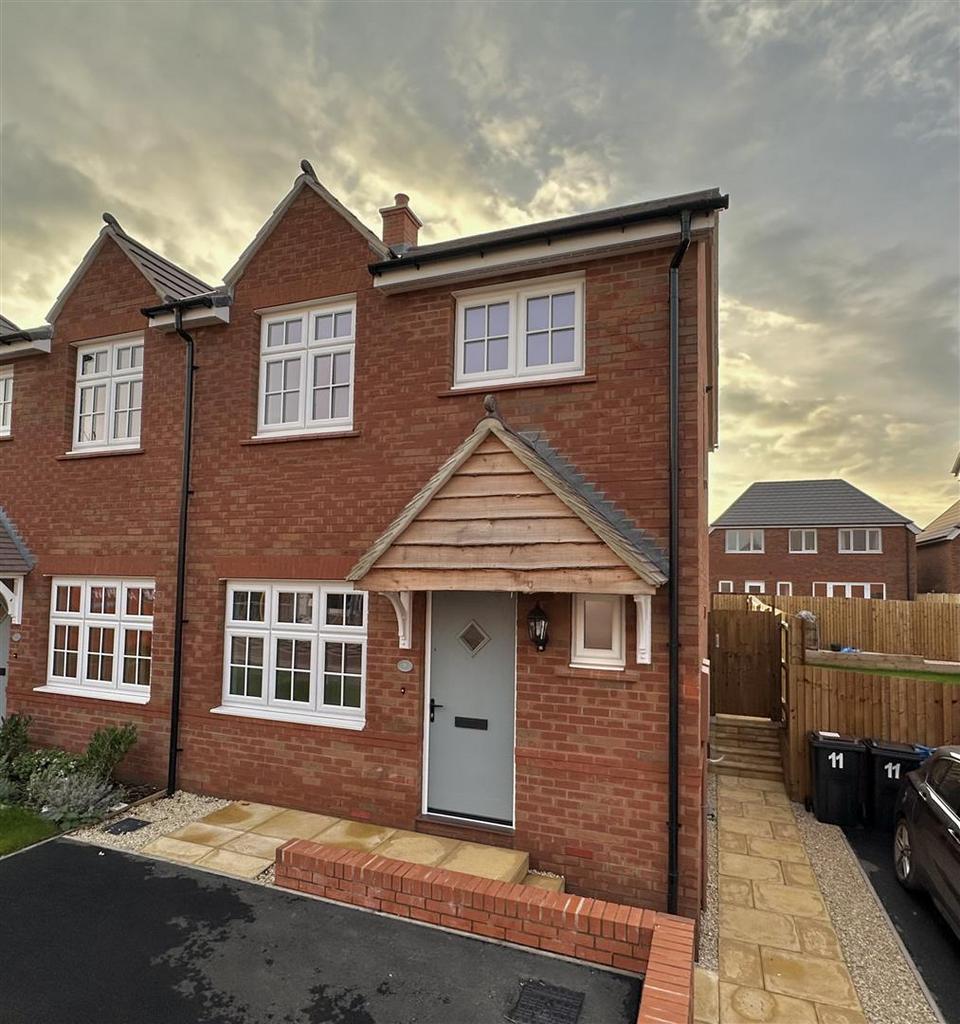 Bridgestone Avenue, Derby DE74 3 bed semi-detached house - £1,300 pcm ...