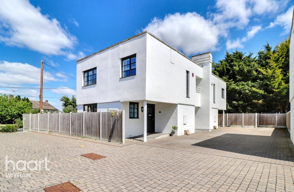 Lyons Square, Witham 3 bed semi-detached house for sale - £325,000