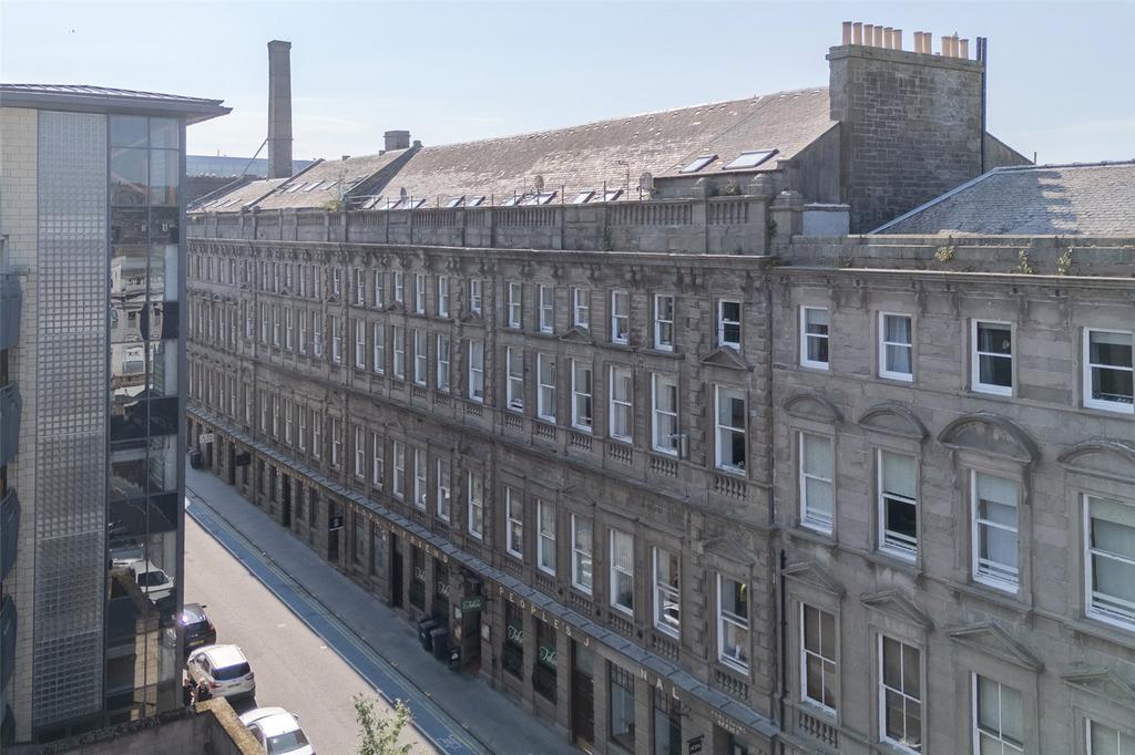 2/1 9 Bank Street, Dundee, Angus, DD1 2 bed flat - £130,000
