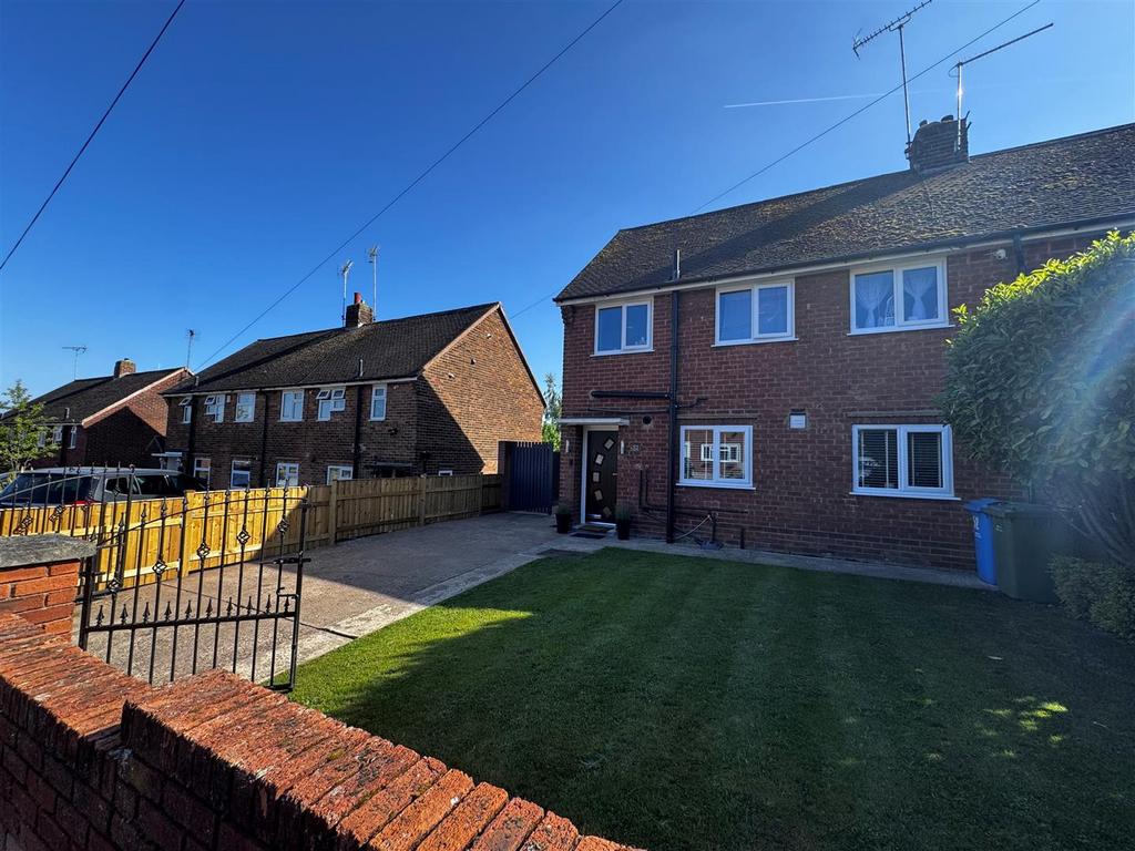 Dickens Road, Kilton, Worksop S81 3 bed semi-detached house for sale ...