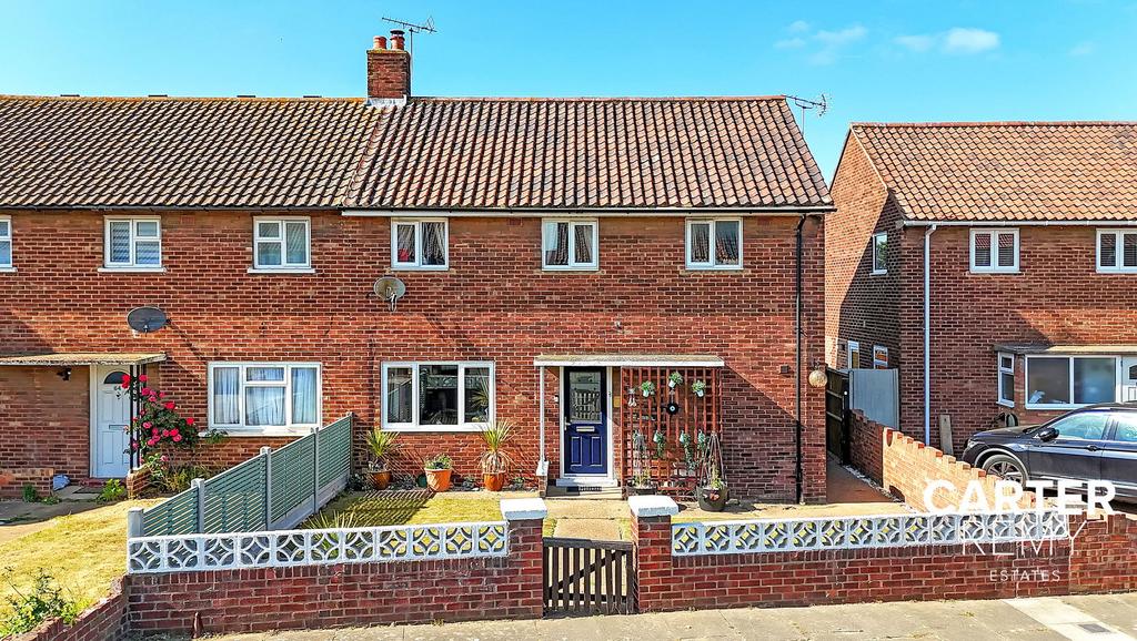 Oakway, Stifford Clays, Grays, RM16 3 bed semi-detached house - £425,000
