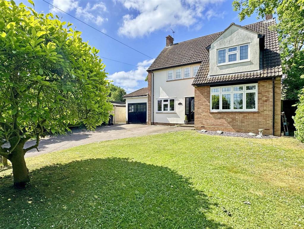 Dewlands, Black Notley, Braintree 3 bed detached house - £600,000