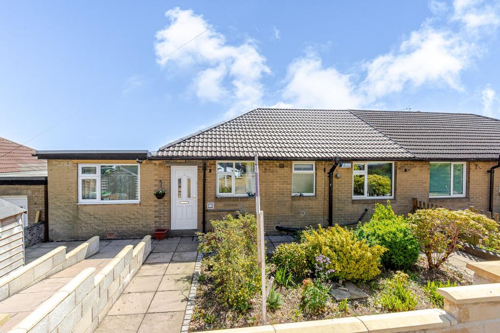 Garforth Street, Netherton, HD4 4 bed semi-detached bungalow for sale ...