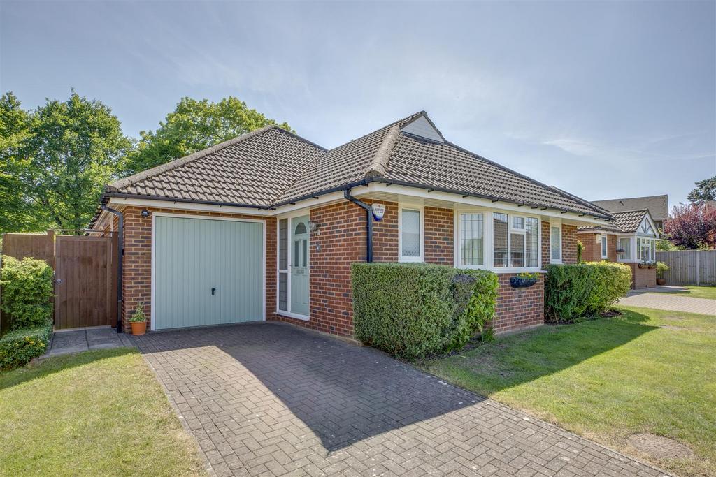 Gardner Close, Great Kingshill HP15 3 bed detached bungalow - £800,000