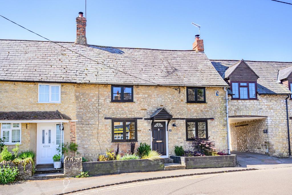 Stocks Hill, Silverstone... 3 bed cottage for sale - £600,000