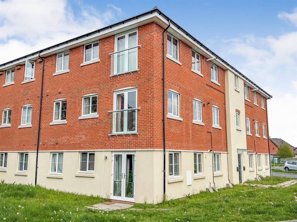 Lovett Place, Gobowen 2 bed apartment - £139,950