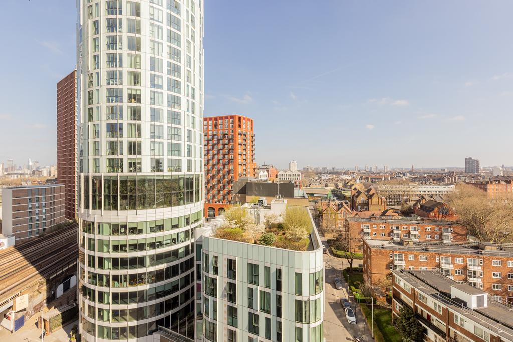 Wandsworth Road, London SW8 2 bed apartment to rent - £3,501 pcm (£808 pw)