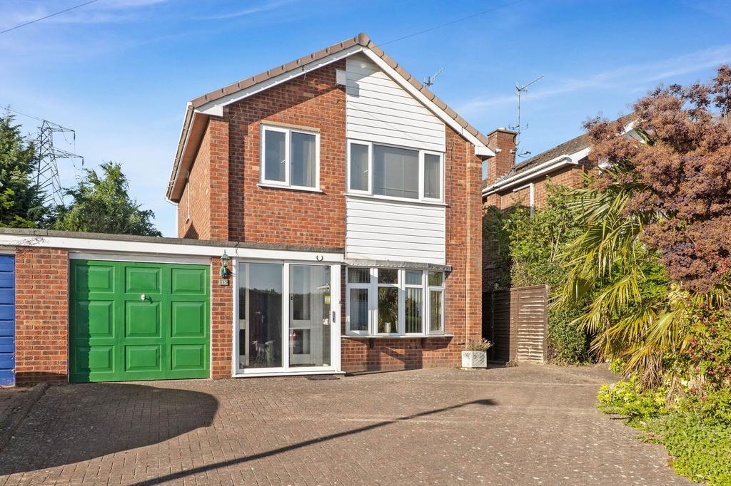 13 Willowslea Road, Worcester. WR3 7QP 3 bed detached house - £350,000