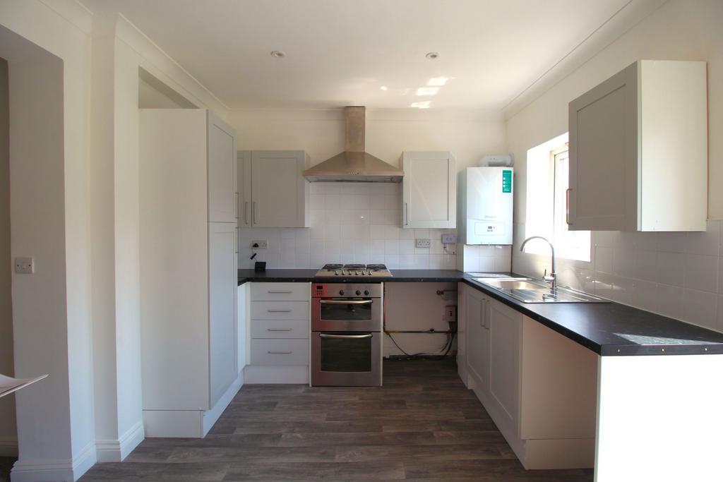 Rainham RM13 3 bed terraced house - £400,000