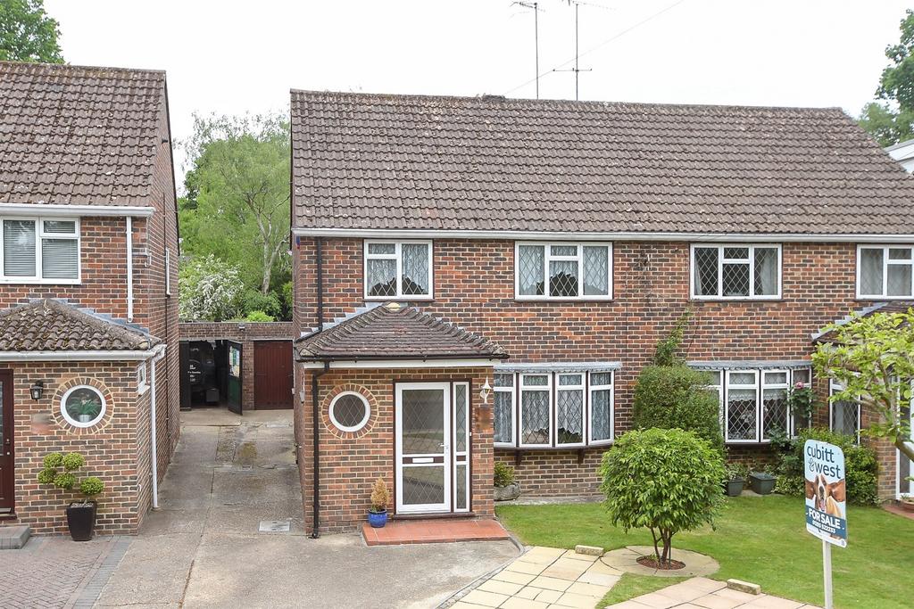 Crossways, Crawley, West Sussex 3 bed semi-detached house - £475,000