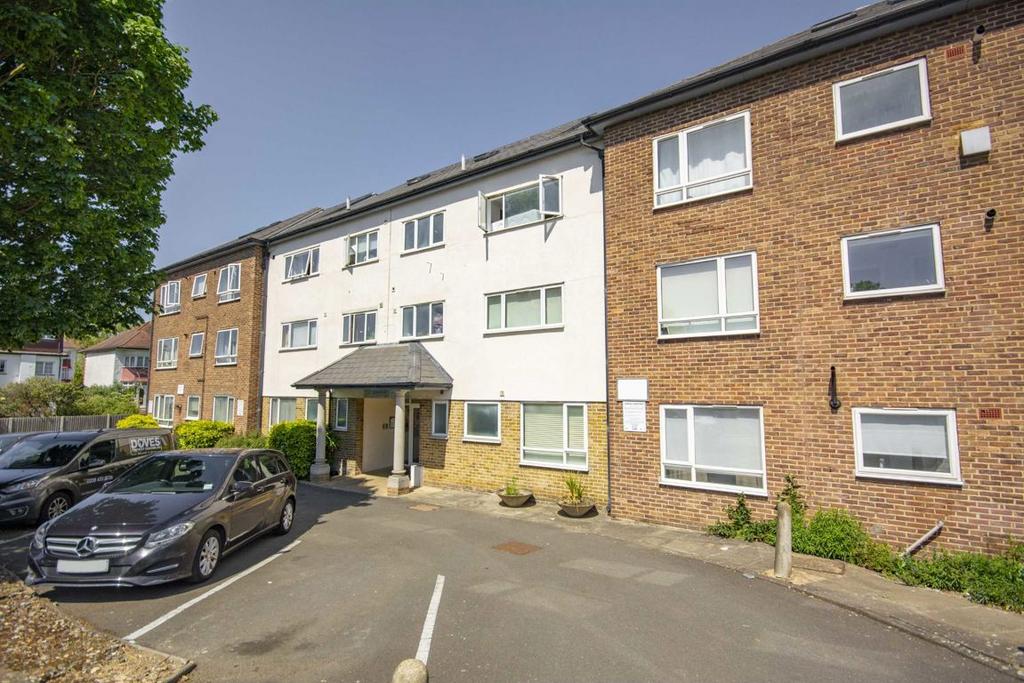 Graham Road, London NW4 2 bed flat - £2,100 pcm (£485 pw)