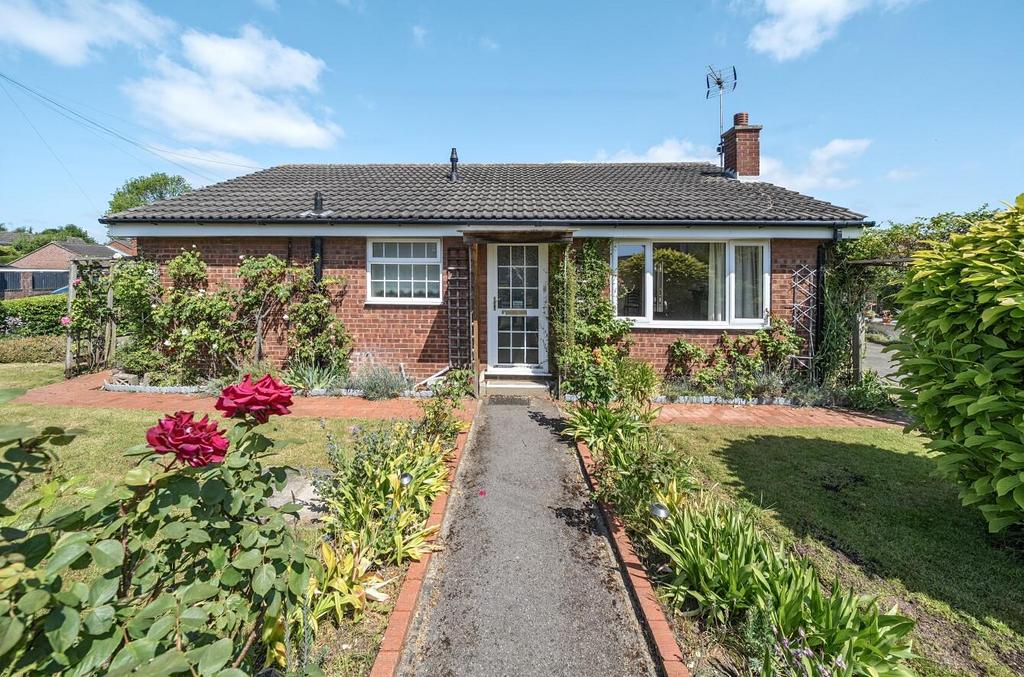 Chestnut Rise, Hemingbrough, Selby 2 bed detached bungalow for sale - £ ...