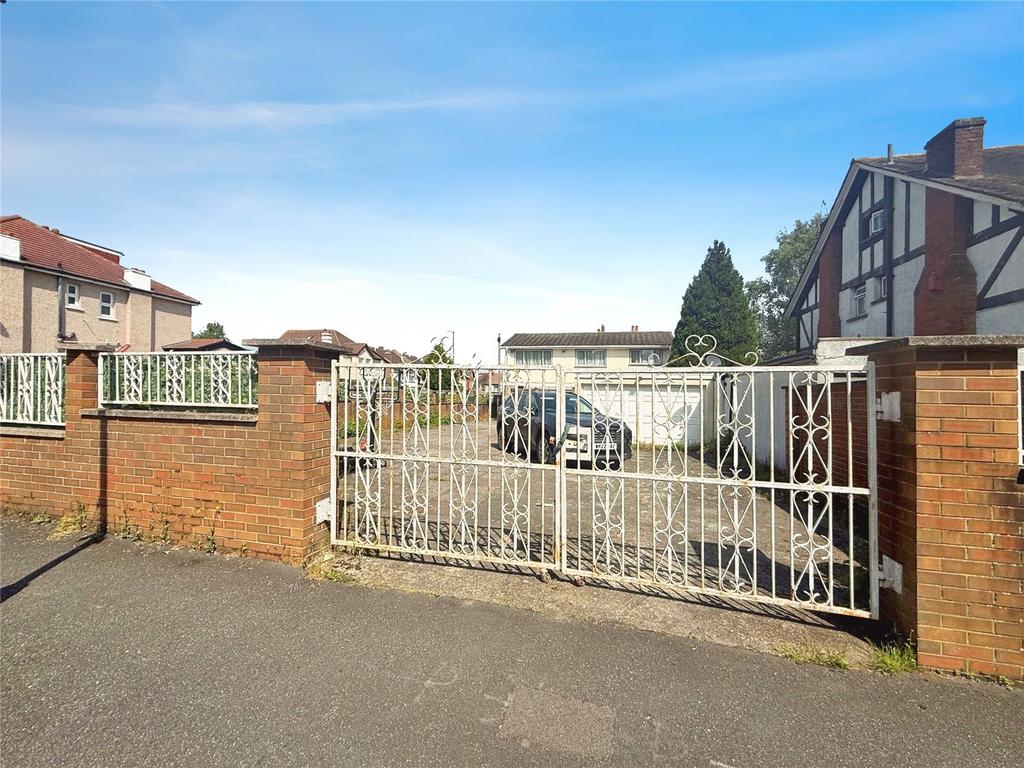 Onslow Gardens, Wallington SM6 4 bed detached house - £725,000