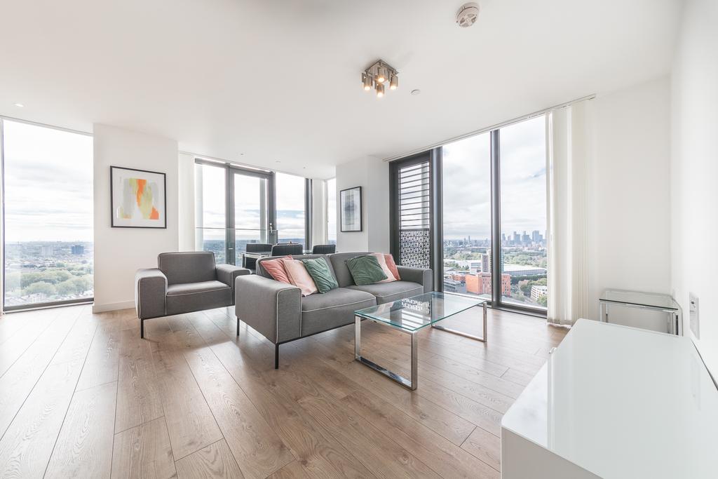 Stratosphere Tower, Stratford E15 2 bed apartment to rent - £2,800 pcm ...