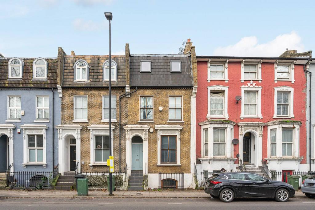 Coldharbour Lane, Brixton, London, SW9 2 bed maisonette to rent - £ ...