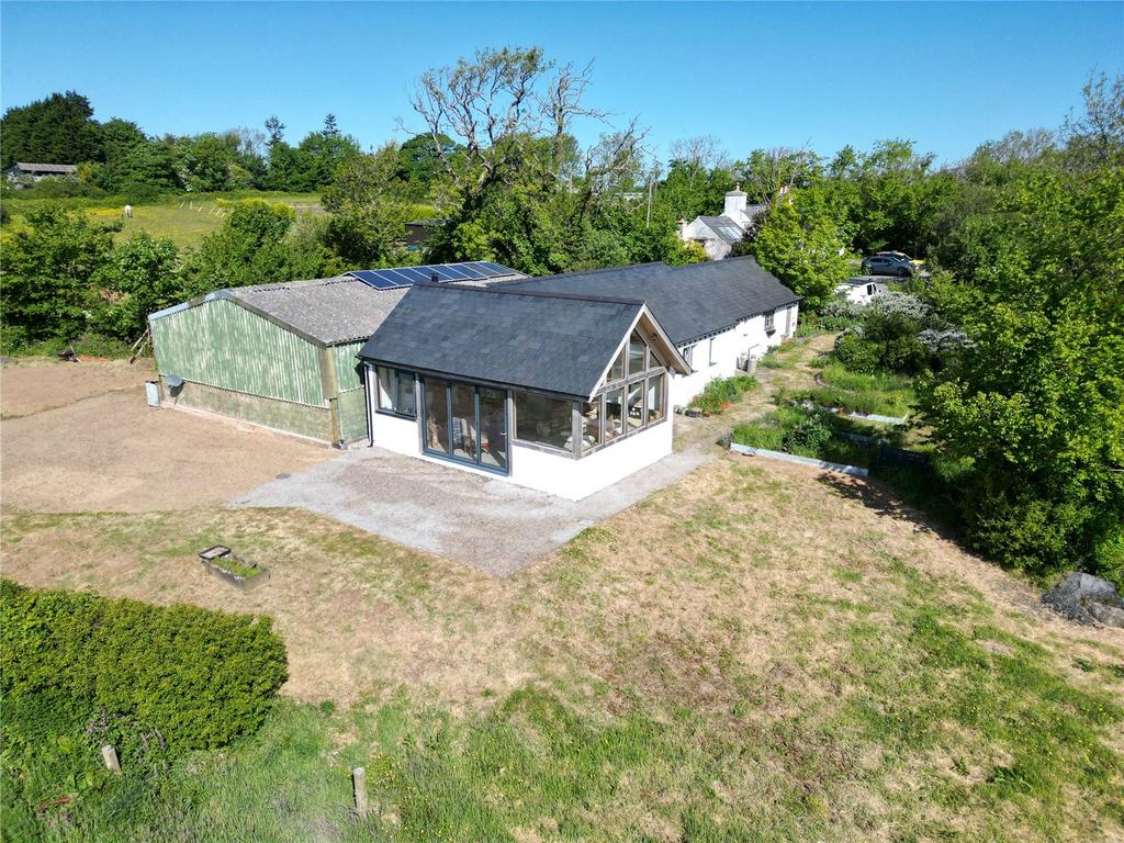 Parc, Llandyfrydog, Anglesey, LL71 2 bed equestrian property for sale ...