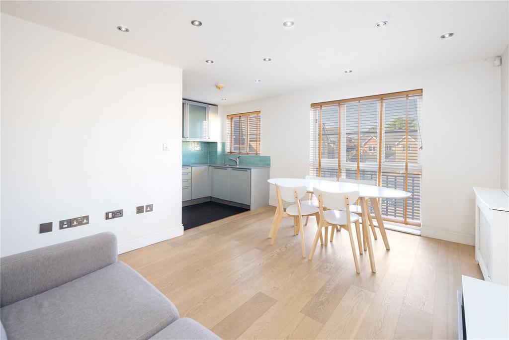 Joseph Hardcastle Close, London, SE14 2 bed flat for sale - £325,000