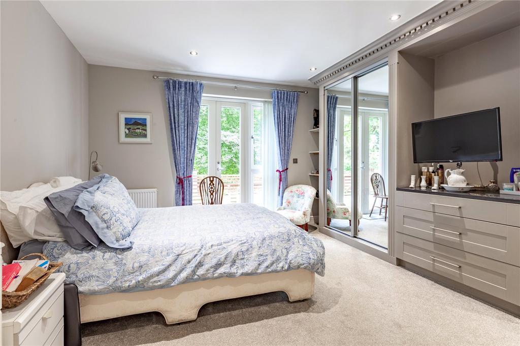 Stratton Place, Stratton... 2 bed apartment for sale - £425,000