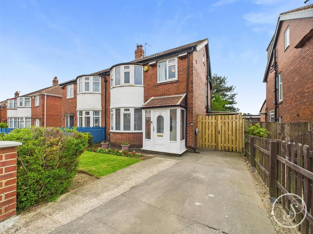 Gledhow Park Avenue, Leeds 4 bed semi-detached house for sale - £450,000