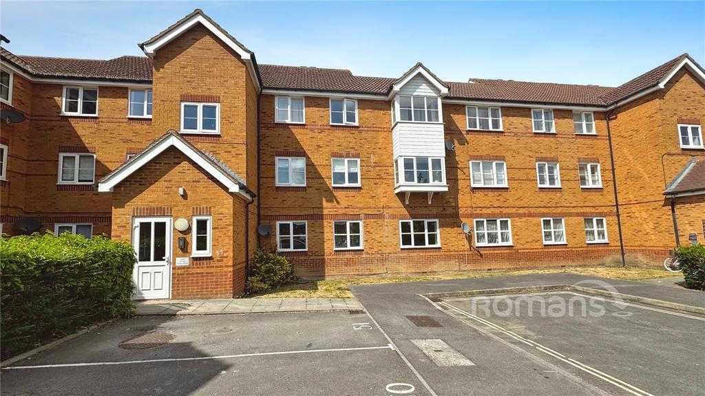 Aspen Grove, Aldershot, Hampshire 2 bed apartment - £210,000