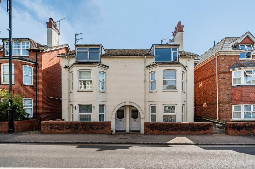 Lower Street, Pulborough, RH20 1 bed apartment for sale - £179,950