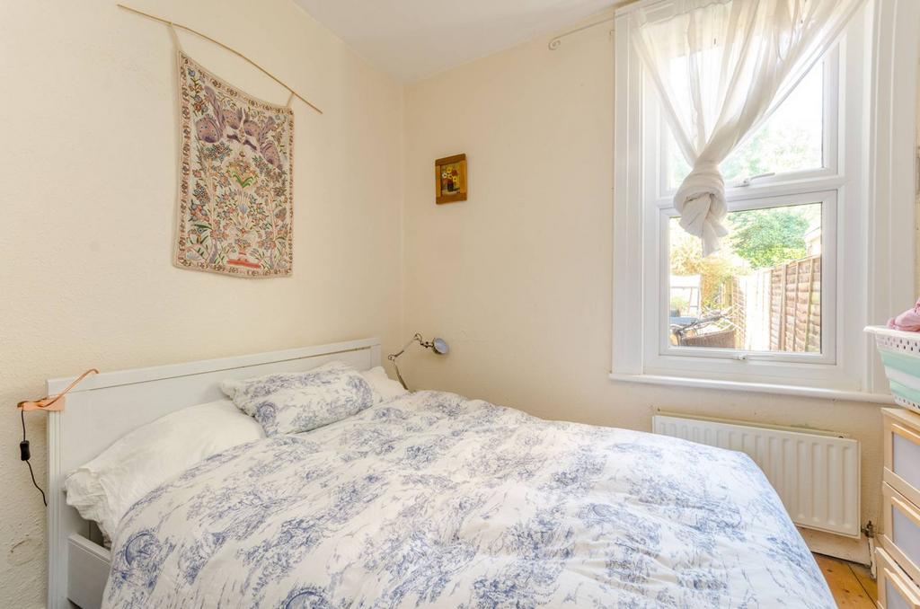 Fawe Park Road, Putney, London, SW15 2 bed flat to rent - £2,450 pcm (£ ...