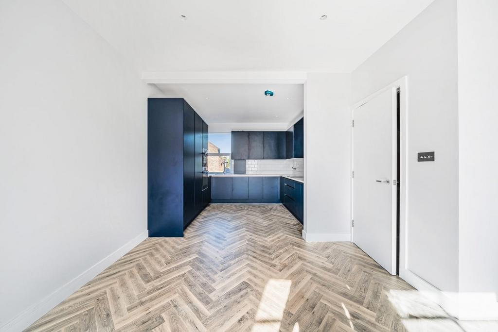 Bollo Lane, London, W4 2 bed flat to rent - £2,750 pcm (£635 pw)