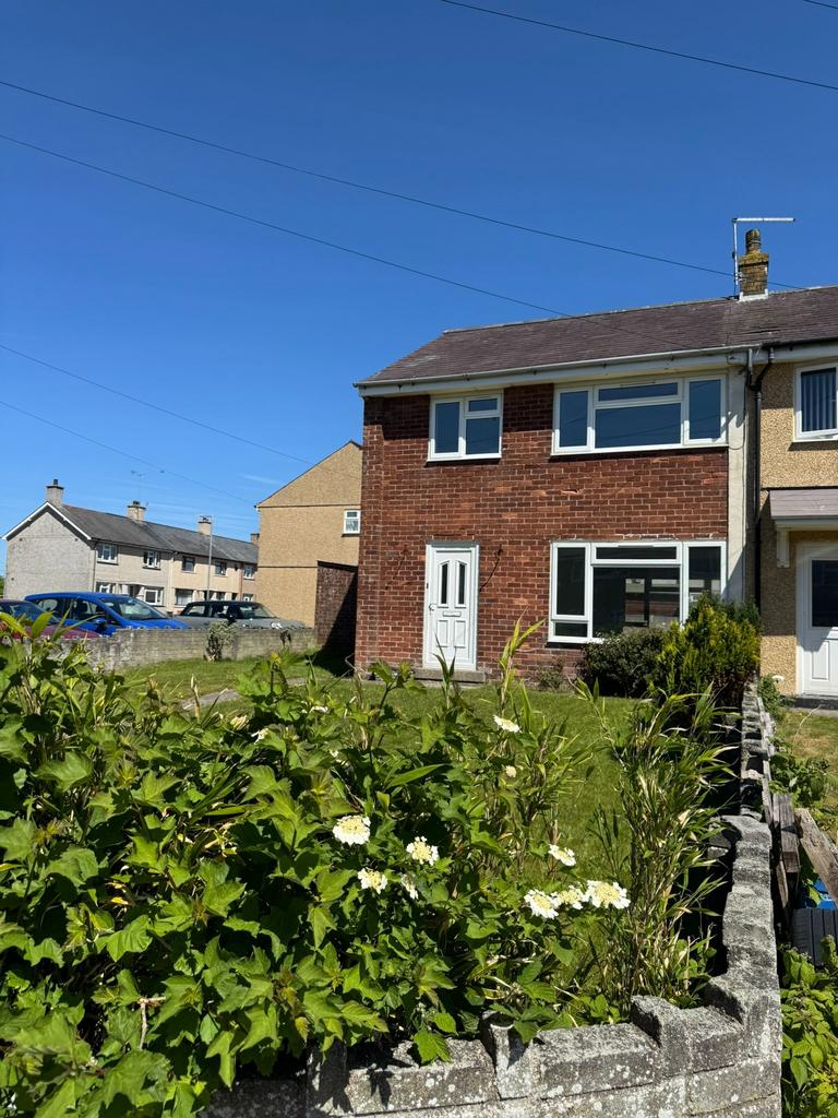 Pwllheli LL53 3 bed terraced house - £850 pcm (£196 pw)