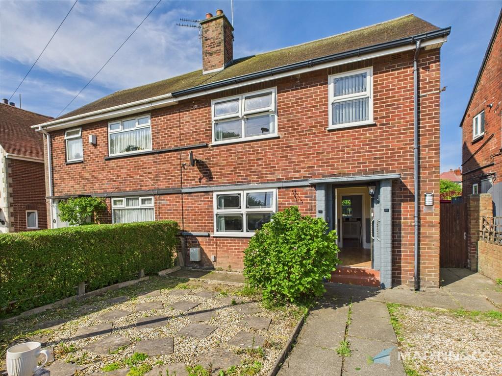 Brendon Walk, Blackpool FY3 3 bed semi-detached house - £875 pcm (£202 pw)