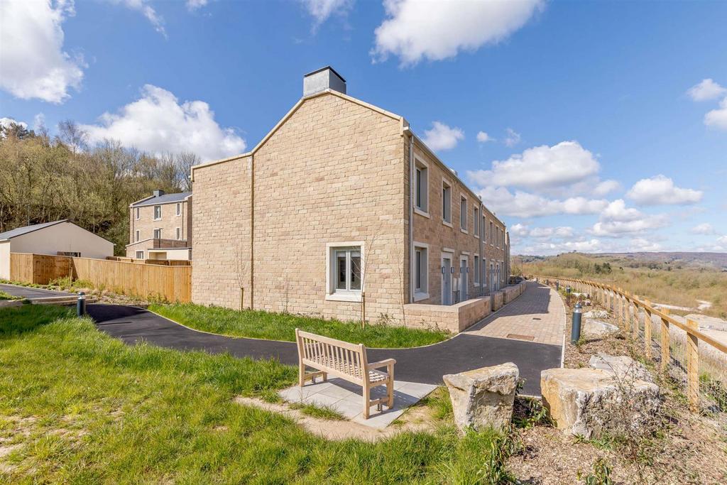 Morningside Walk, Matlock DE4 3 bed terraced house - £1,800 pcm (£415 pw)