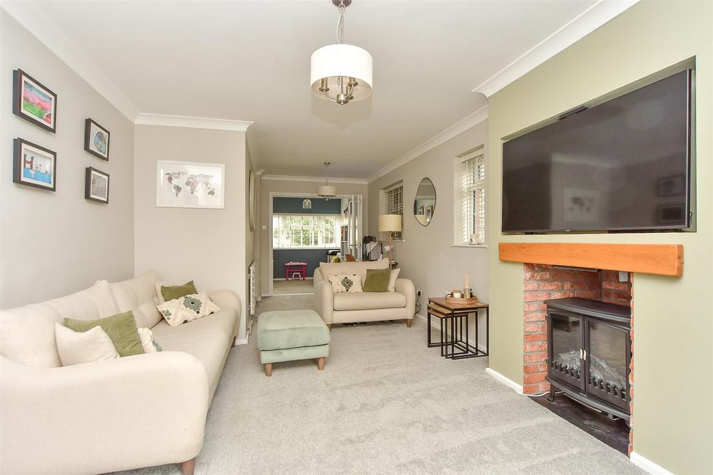 Gaze Hill Avenue, Sittingbourne ME10 4 bed detached house - £281,000
