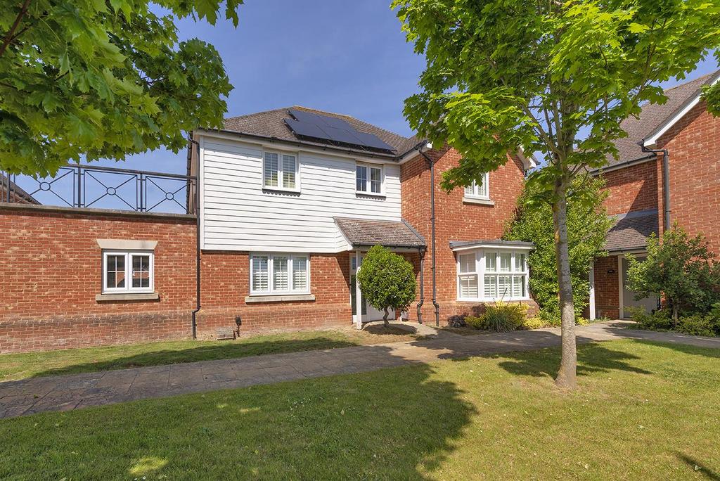 Regent Way, Kings Hill, ME19 4EB 5 bed detached house for sale - £800,000